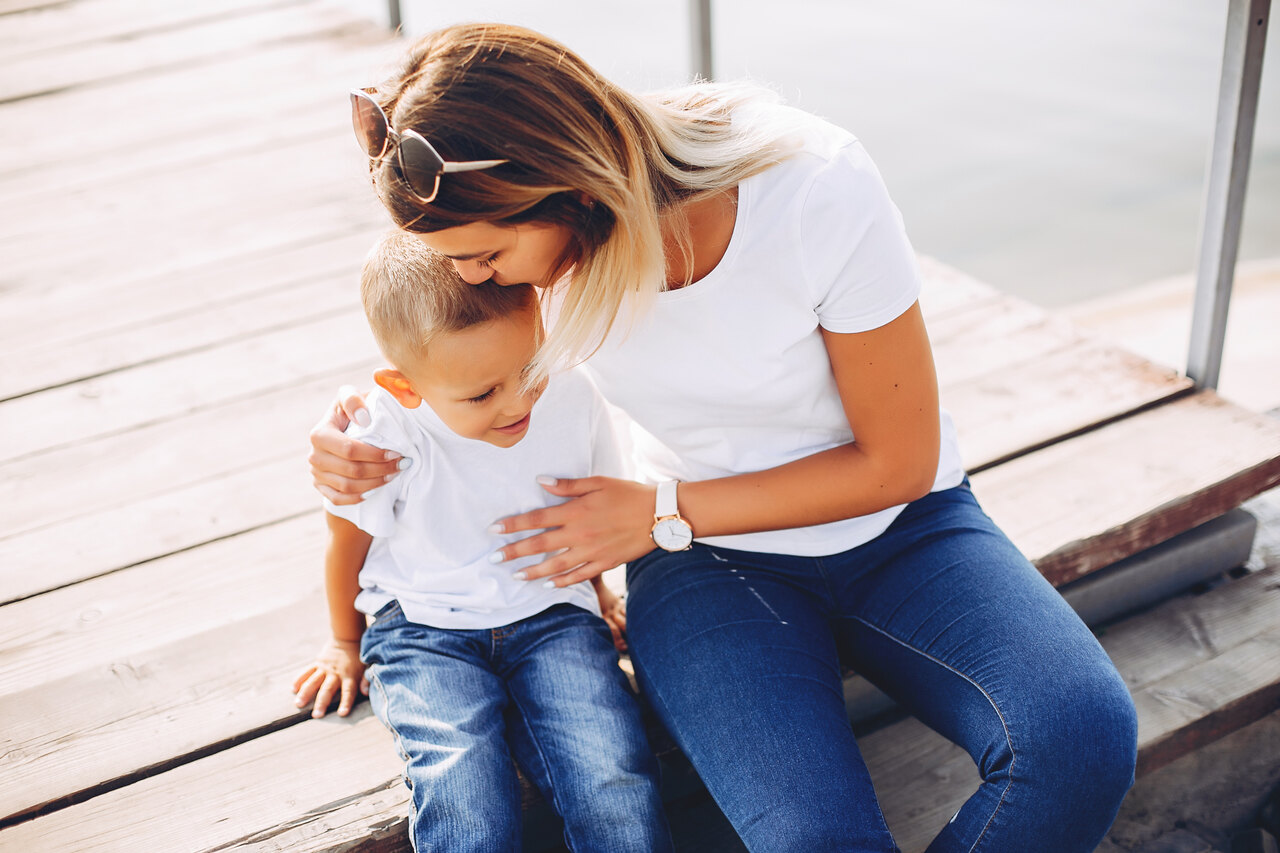 Die bedeutsame Bindung zwischen Mutter und Sohn - Kinderwelt Magazin ...